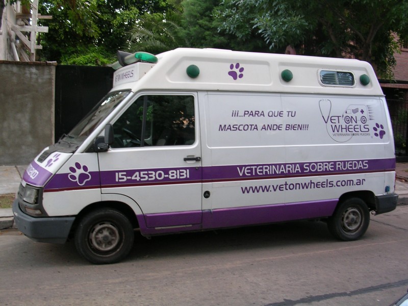 VET ON WHEELS - VETERINARIA SOBRE RUEDAS