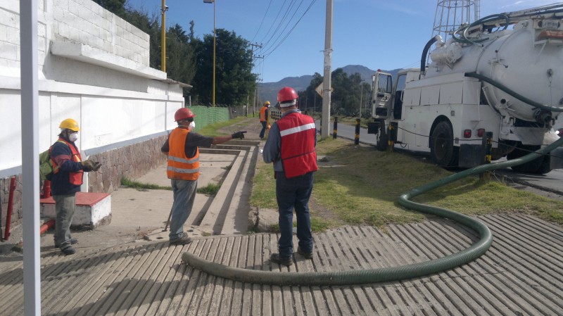 DESAZOLVE CON CAMIÓN VACTOR 7713904607 -DESTAPACAÑOS SANIDES AMBIENTAL